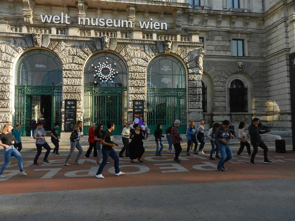 Tari Poco Poco - Dance Workshop | Weltmuseum Wien